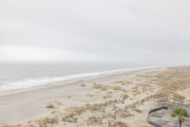 Oceanfront 4th Floor Condo/community Pool/unit 413 - Mount Pleasant, SC