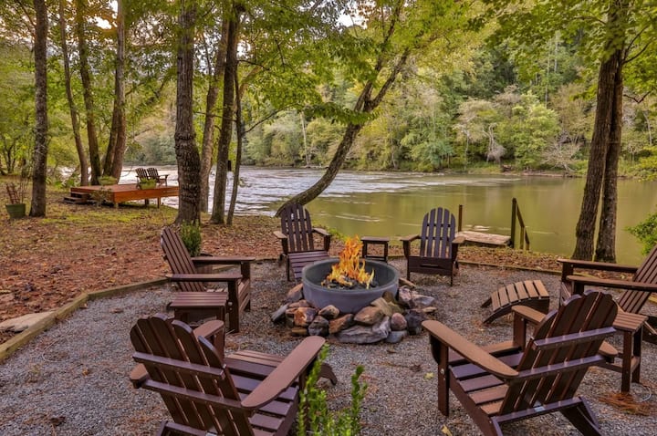 Crescent Moon -Dock On River, Outside Fireplace - Ellijay