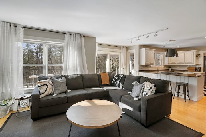 4 Bedroom Apres Paradise With Private Hot Tub - Stowe, VT