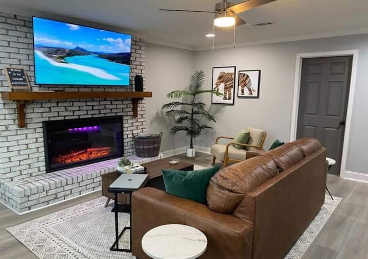 Modern 2br Near Nc Zoo | Long-term Stay + Parking - North Carolina Zoo, Asheboro