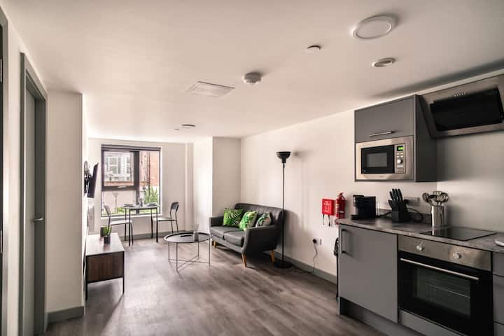 Smart 1 Bedroom Apartment In Liverpool Centre - Liverpool