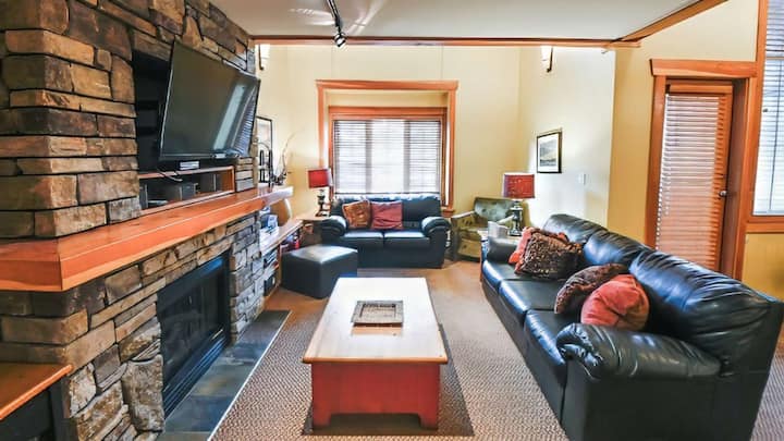 Pinnacle Ridge Chalet 41-103 - Fernie