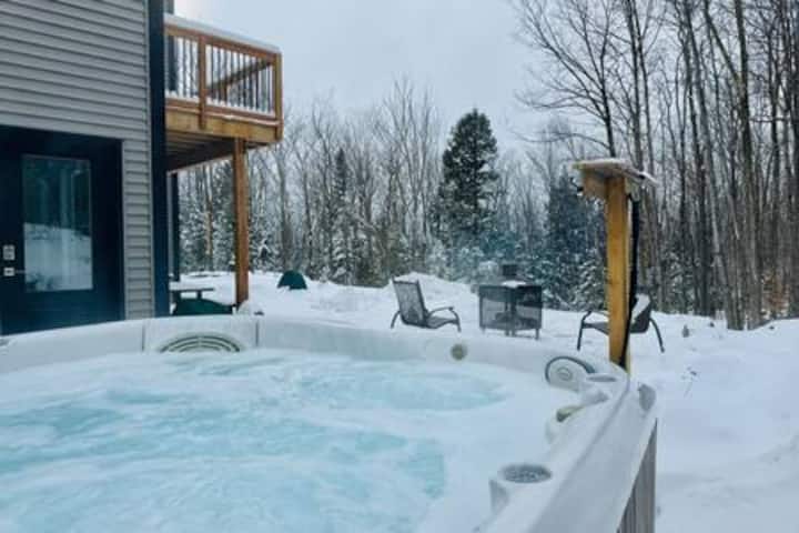 Woodpecker, Spa,foyer,vélo,ski! - Sherbrooke