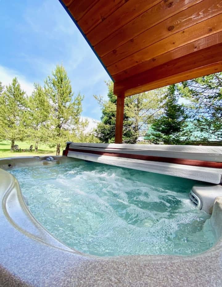 20 Miles To Ynp ~ Hot Tub ~ Wi-fi ~ Fire Pit - Island Park, ID