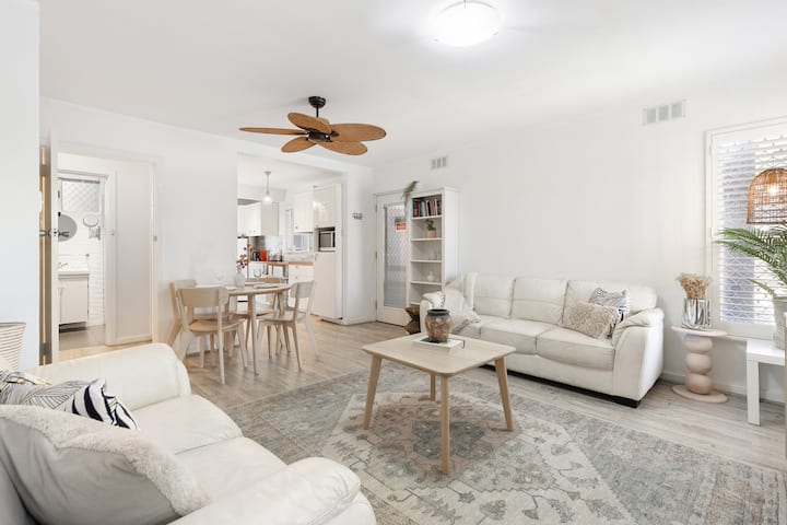 Rockingham Beach Breeze: 2br Retreat - Rockingham