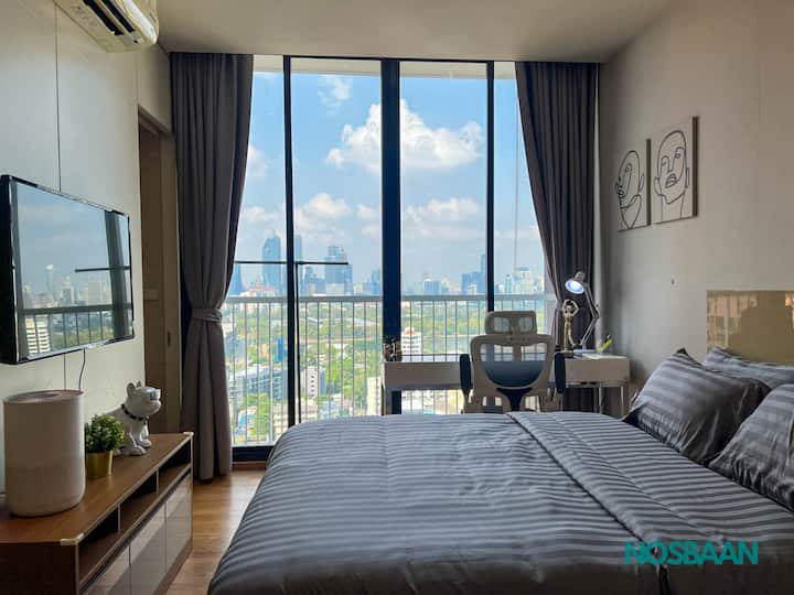 Lumphini Park Views / Amazing 50th Floor Pool - Bangkok