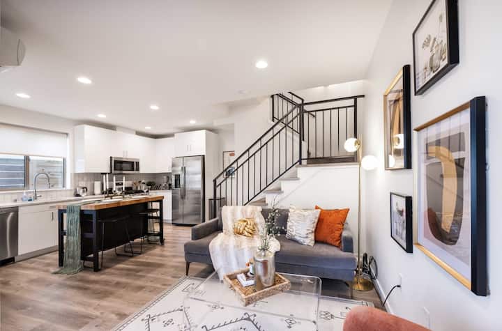 Brand New 3b2b Designer’s Home Near Seatac - 西雅圖, WA