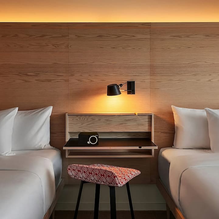 3 Pet-friendly Queen Rooms At Radio Hotel! - New York