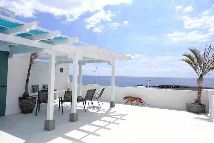 Rooftop Dreamhouse - 3br With Seaviews - La Palma