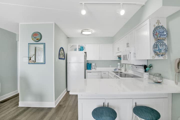 1br + Bunk Alcove @ Emerald Skye • Sleeps 6 - Orange Beach, AL
