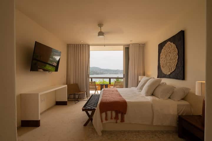 Luxury Beachfront Condo With Terrace Jacuzzi - Zihuatanejo