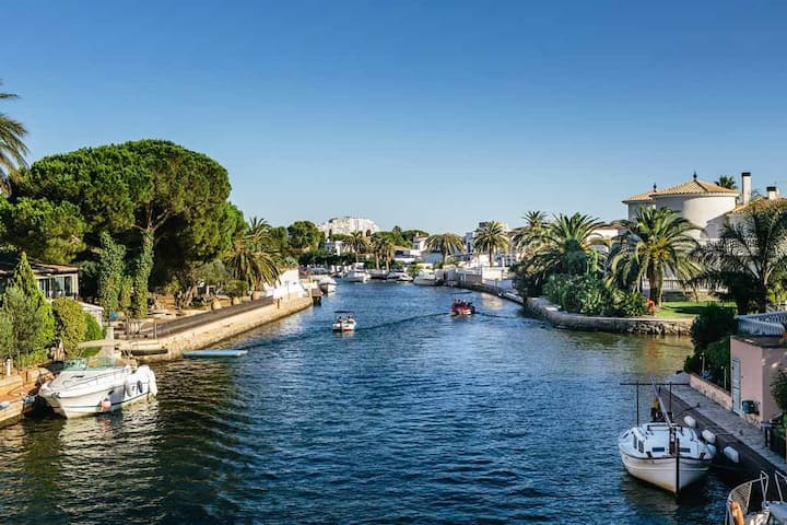 Belle Maison Avec Piscine - Empuriabrava