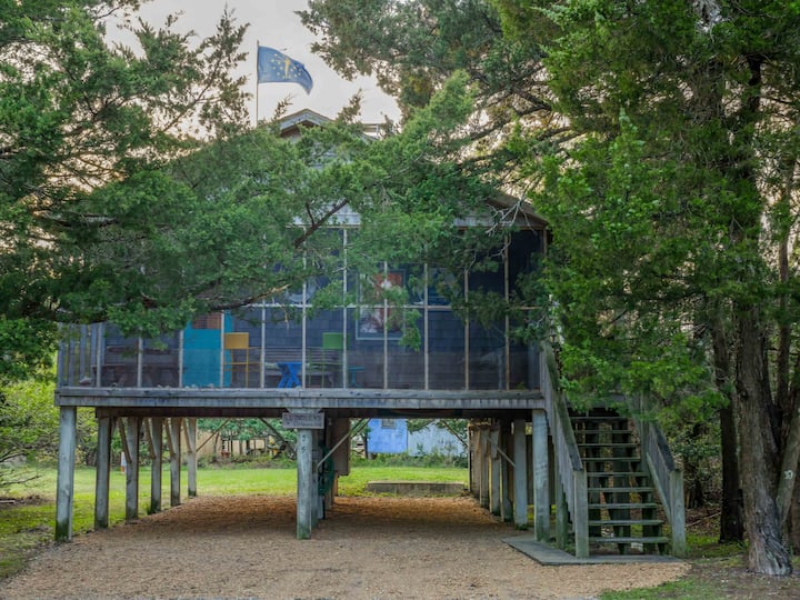 Sv14: Lindley: Spacious Screened Porch - Ocracoke, NC