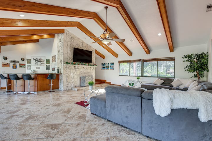 Pool & Hot Tub: Spacious Villa In Coral Springs! - Coral Springs, FL