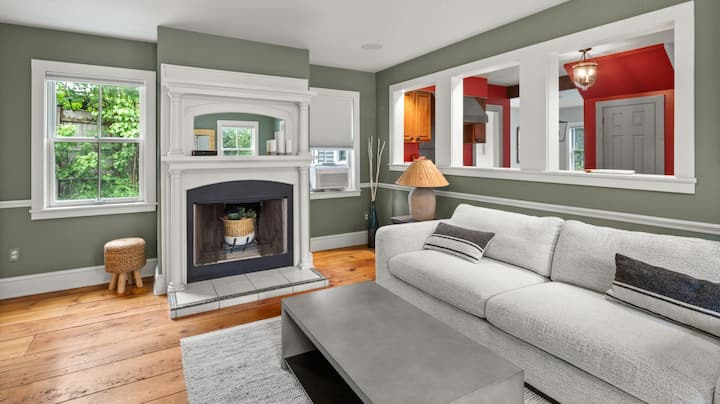 Stunning Vermont Farmhouse In Stowe Town Center - Stowe, VT