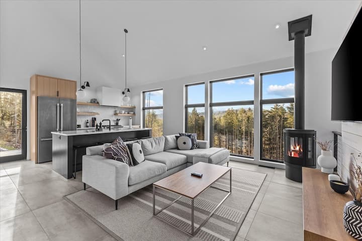 The Penelope: New, Modern Home W/breathtaking View - Stowe, VT