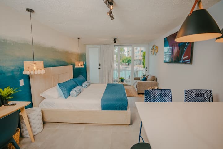 Beach Jewel With Pool-gym - San Juan, Puerto Rico