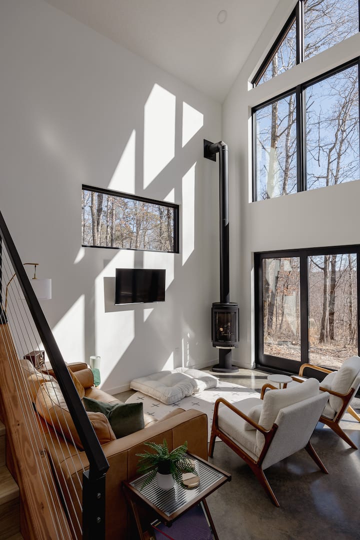 Modern Scandinavian Winter Escape - Dog Friendly - Breezy Point, MN