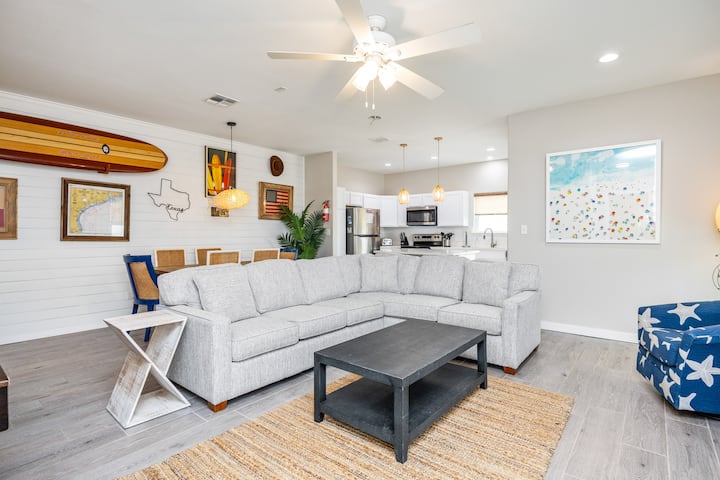 Spacious Family Getaway | Pools & Shuffleboard - North Padre Island, TX