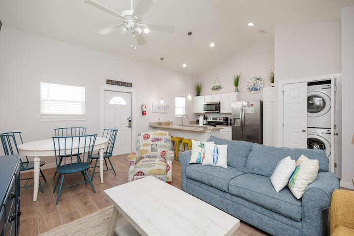 Pool, Slides & Pickleball | Stylish Townhome - Corpus Christi, TX