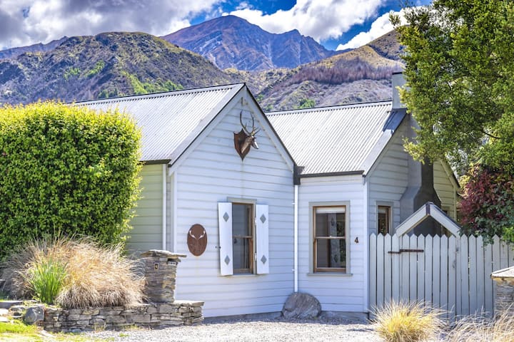 Stags Head Cottage -Home In The Heart Of Arrowtown - Arrowtown