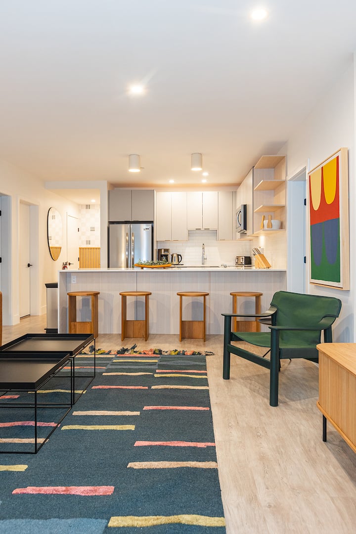 Condo With Private Hot Tub | Tally Ho - Revelstoke