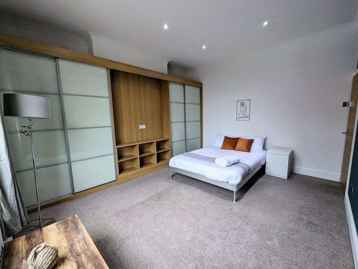 Stay At Our 3 Br House Perfect For Large Groups - South Shields