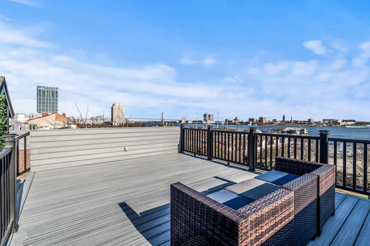 5 Bdrm City Oasis - Indoor Pool - Roof Top Deck - Cherry Hill, NJ