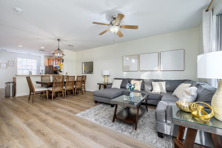 New Listing, Beautiful Townhome, Vista Cay - 4014 - Orlando, FL