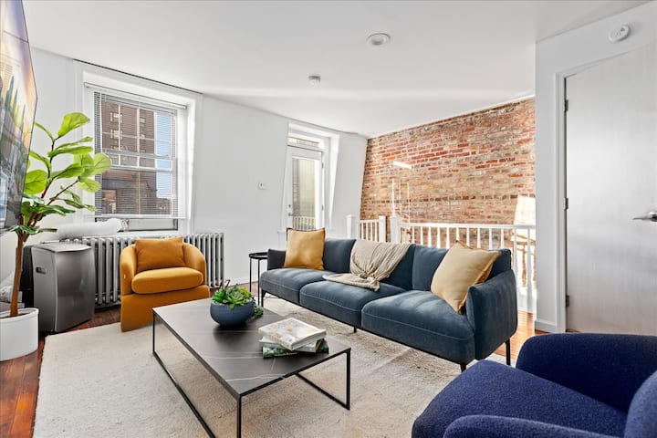 Rittenhouse Loft W/ City Views + Private Patio - Philadelphia, PA