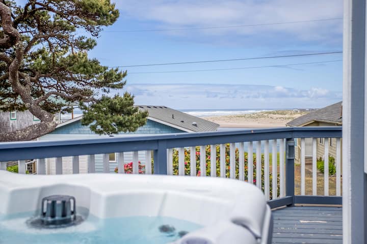 Ocean Views, Two Living Rooms, Dog-friendly - Waldport, OR