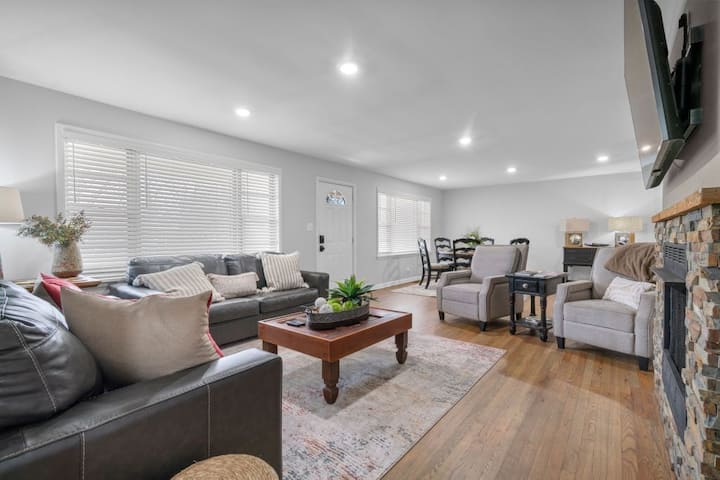 Hot Springs Breakaway! Walk To Oaklawn | Hot Tub! - 핫스프링스