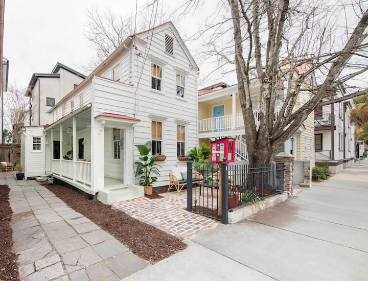 Quality Design - Downtown - Steps To King St! - Charleston, SC