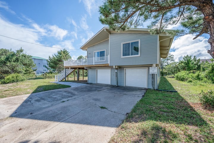 Located Just One Street From The Sand And Shorelin - Sandbridge Beach, VA