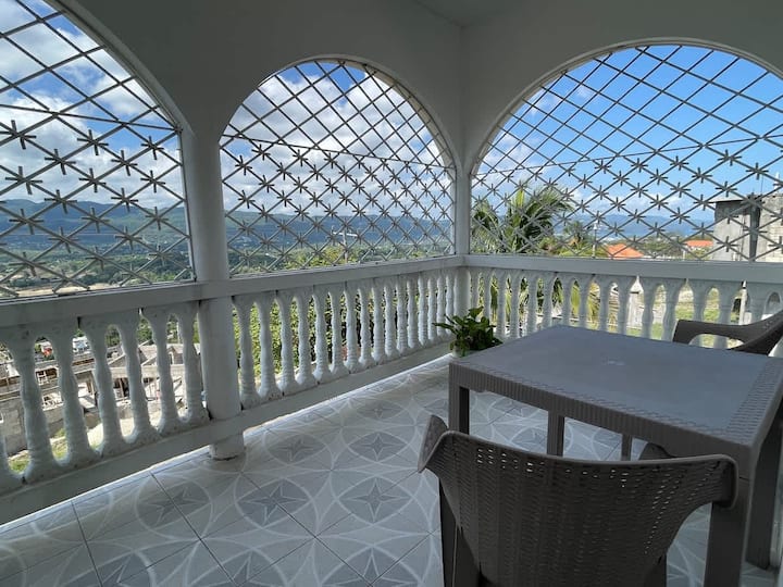 Safe Haven / Spa / 2br/ Ac Wifi - Montego Bay