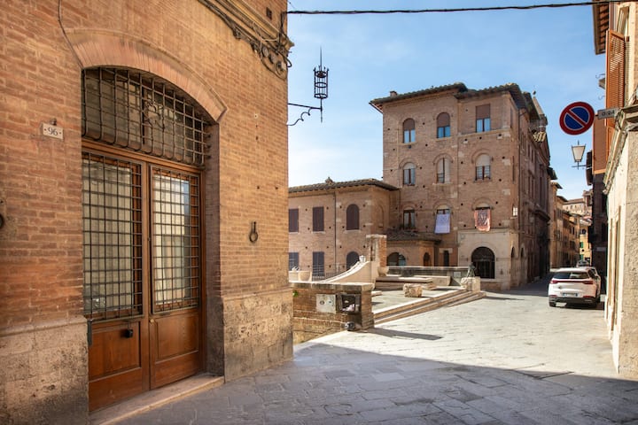 Casa Torre - Palio Di Siena - Siena