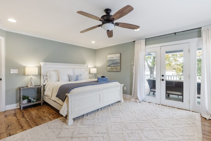 The Good Life Lake House - Lake Secession, SC