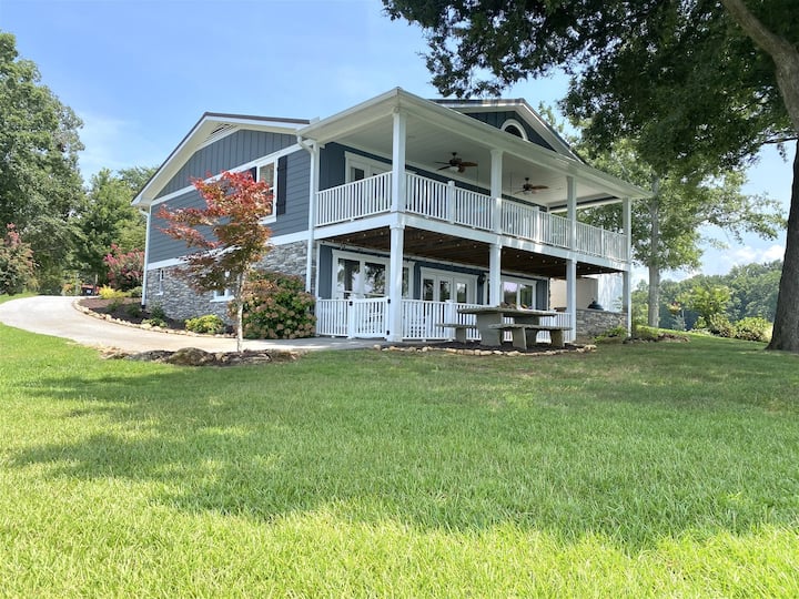 The Good Life Lake House - Richard B. Russell Lake