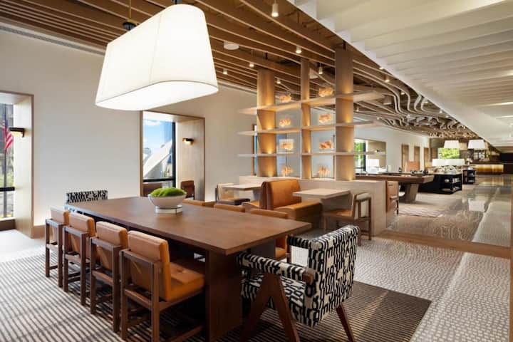 Downtown Manhattan | Restaurant + Skyline Views - New York City