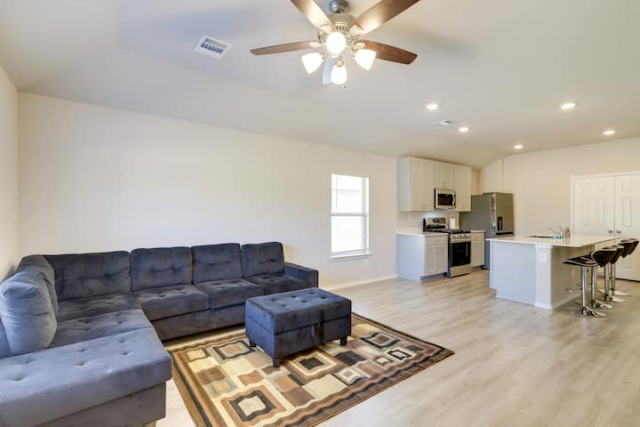 Brand New Spring Home < 1 Mi To Old Town! - Spring, TX