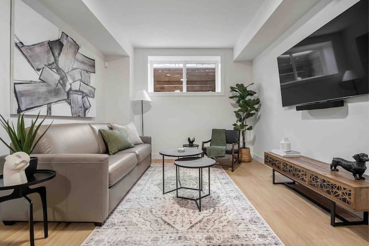 Ethereal Escape 2br Suite Sleeps 6 Ac Near Uofc - Alberta