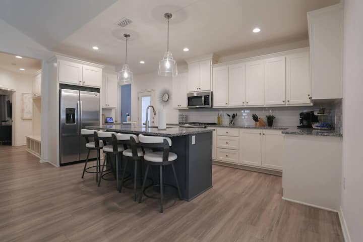 Raider Manor 7 Min To Tech & Med - Lubbock, TX