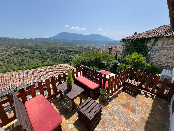 Villa Maria - Berat Castle - Albânia