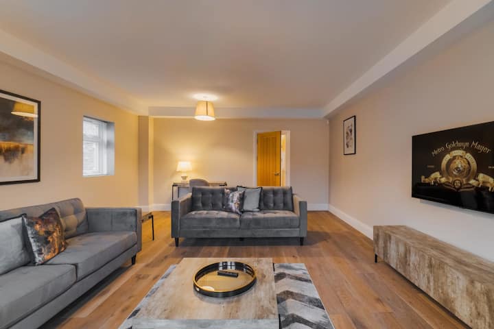 2br Gem, Parking & Garden - Vat Q - By Tempstay - Windsor