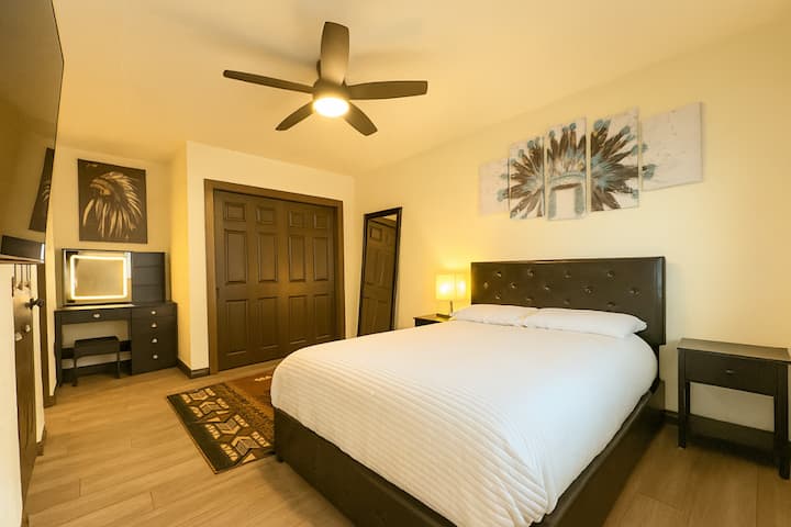 Cozy Couple Escape 1bd-central Loc!5mins To Unmh - Albuquerque, NM