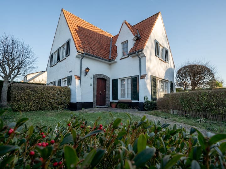Hamarrbø With Garden And Parking By Interhome - De Haan