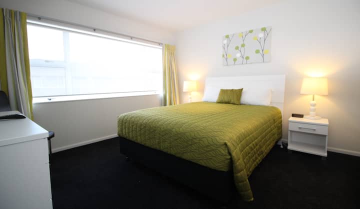 2 Bedroom Apartment With Full Kitchen - Palmerston North