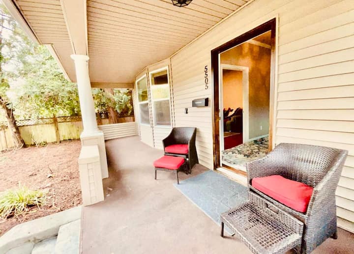 Large 5bd/2ba Home In Seattle With Ac/wifi - Seattle, WA