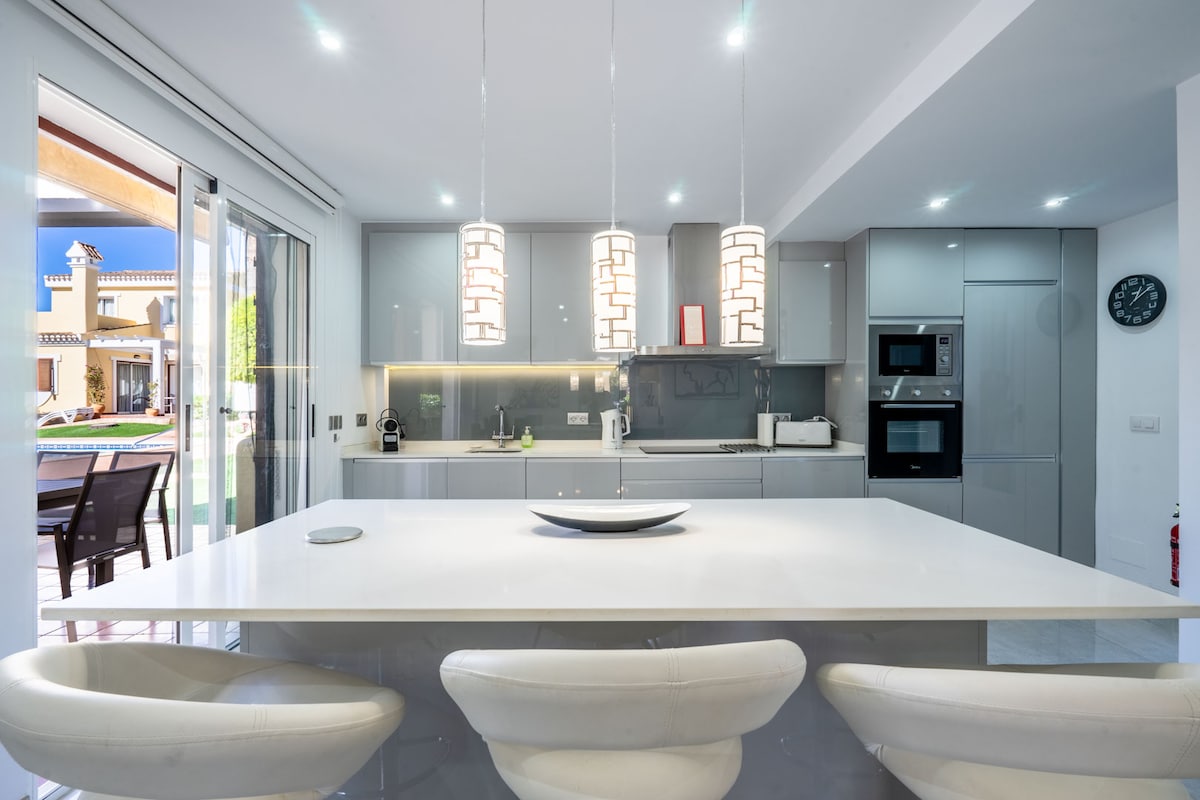 Villa céntrica de cuatro dormitorios en La Manga Club - Casas de campo ...