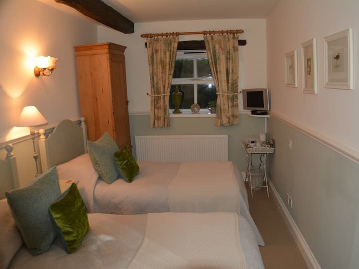 Twin/superking Ensuite At The Castle Arms Inn - Bedale
